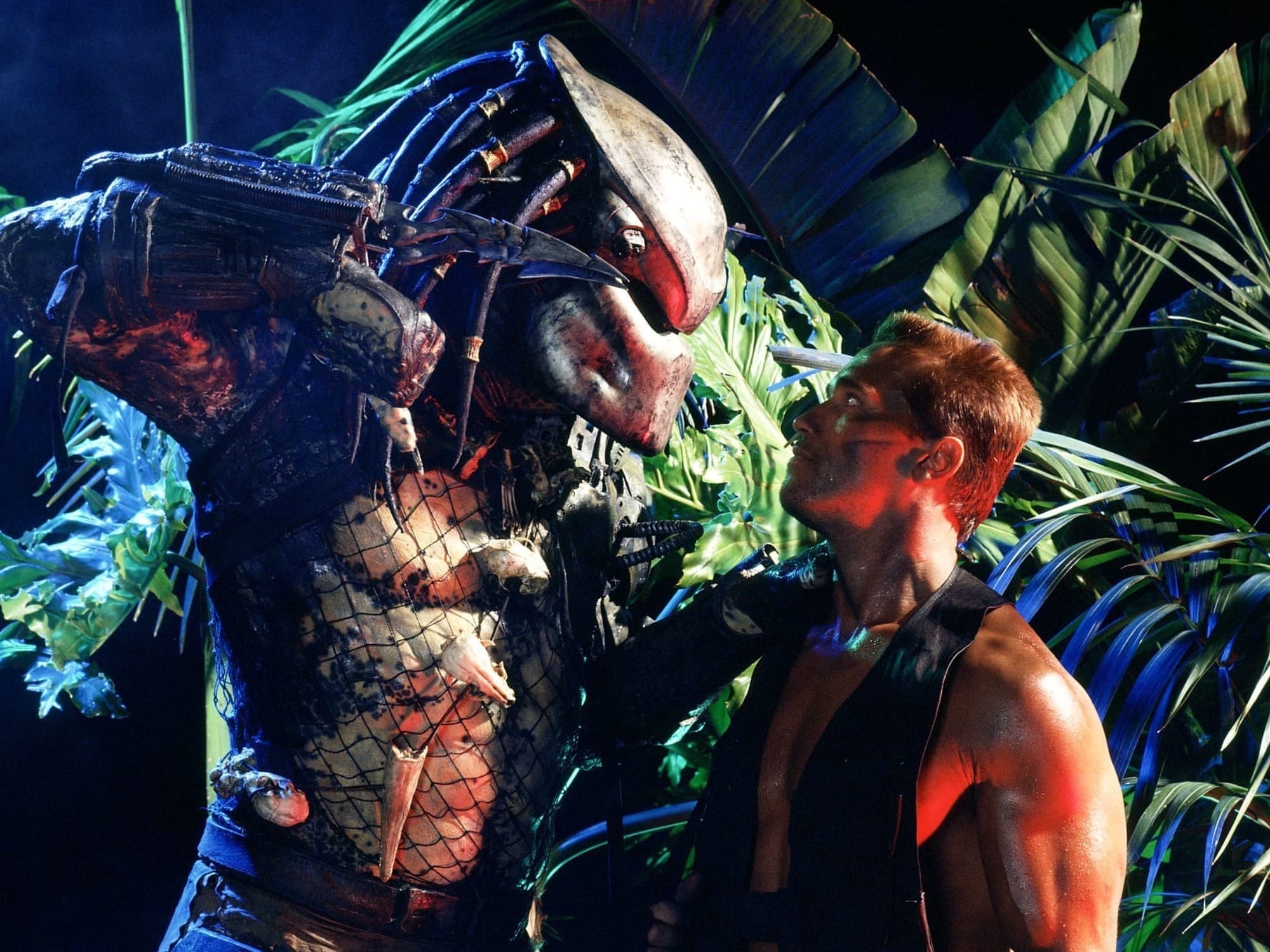 How did Dutch hide from the Predator’s thermal vision in "Predator ...